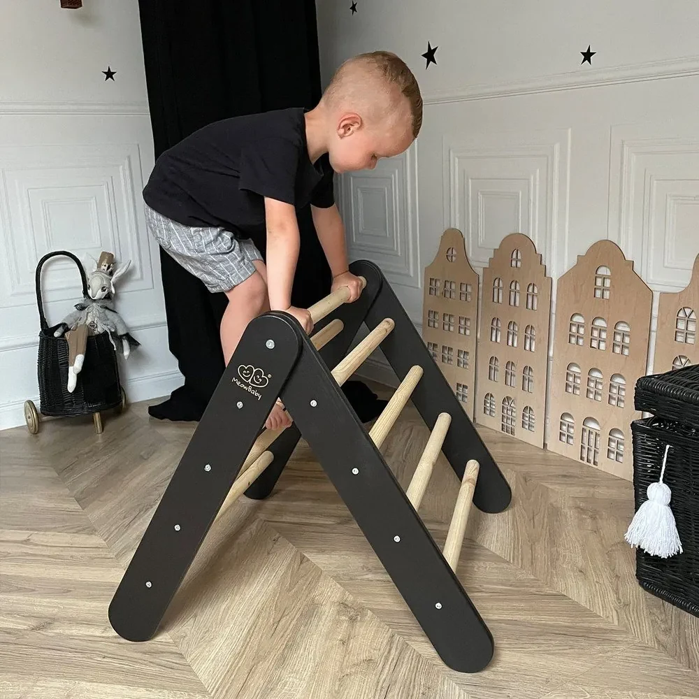 Черен пиклер триъгълник от масивен бор 60x60x60 cm Montessori ...